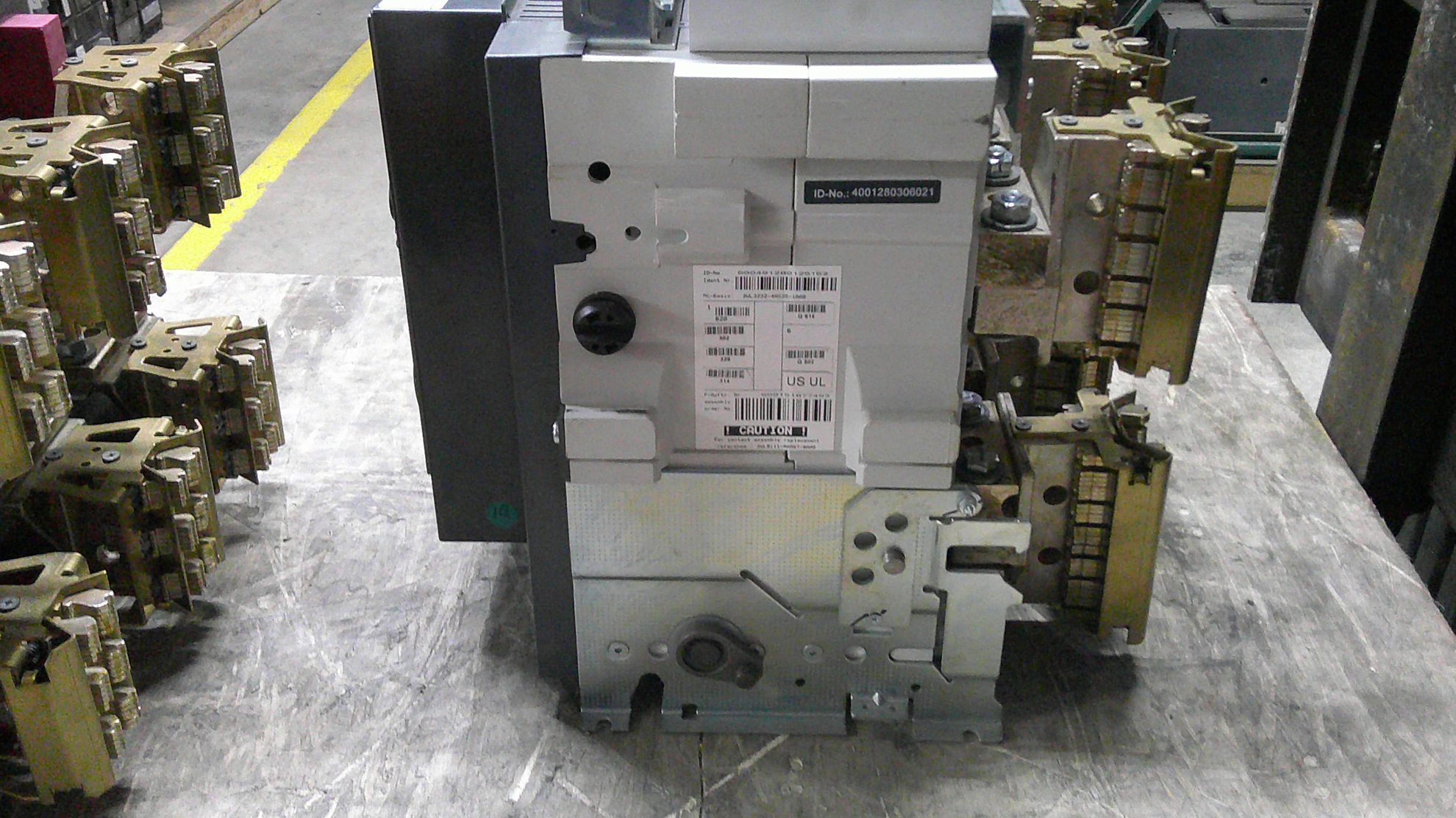 Siemens WLL2A332 Circuit Breaker 3200 Amp 600 Volt AC M/O D/O | Used ...